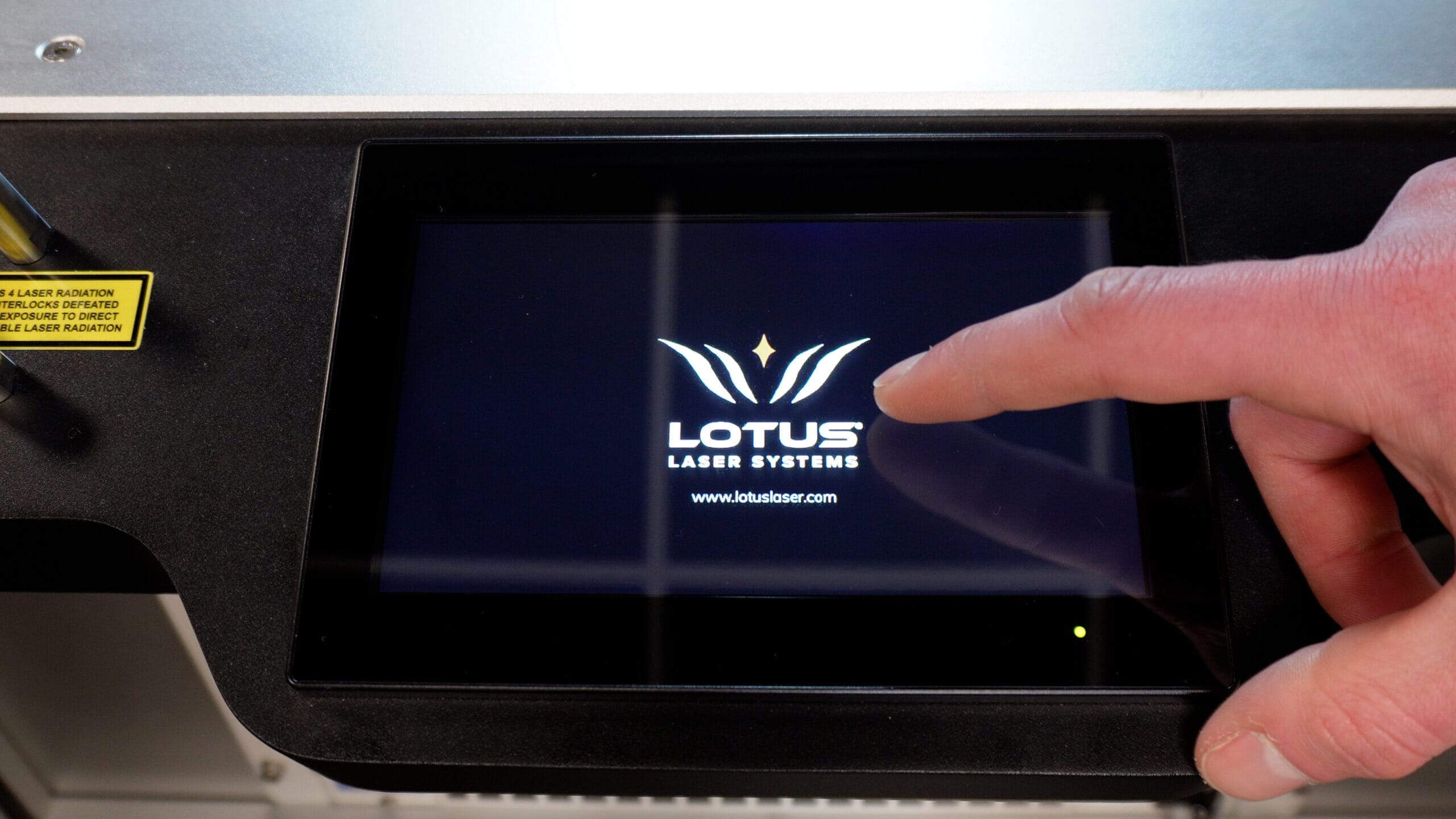 7-inch Smartphone-Type HMI Sets New Industry Standard